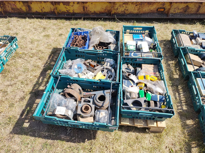 Lot 206 - 5x Crates of Bearings