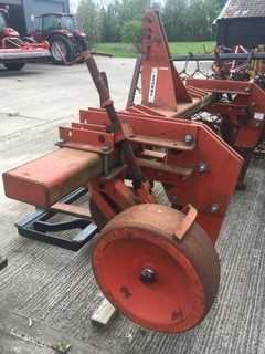 Lot 243 - 2-leg Browns subsoiler