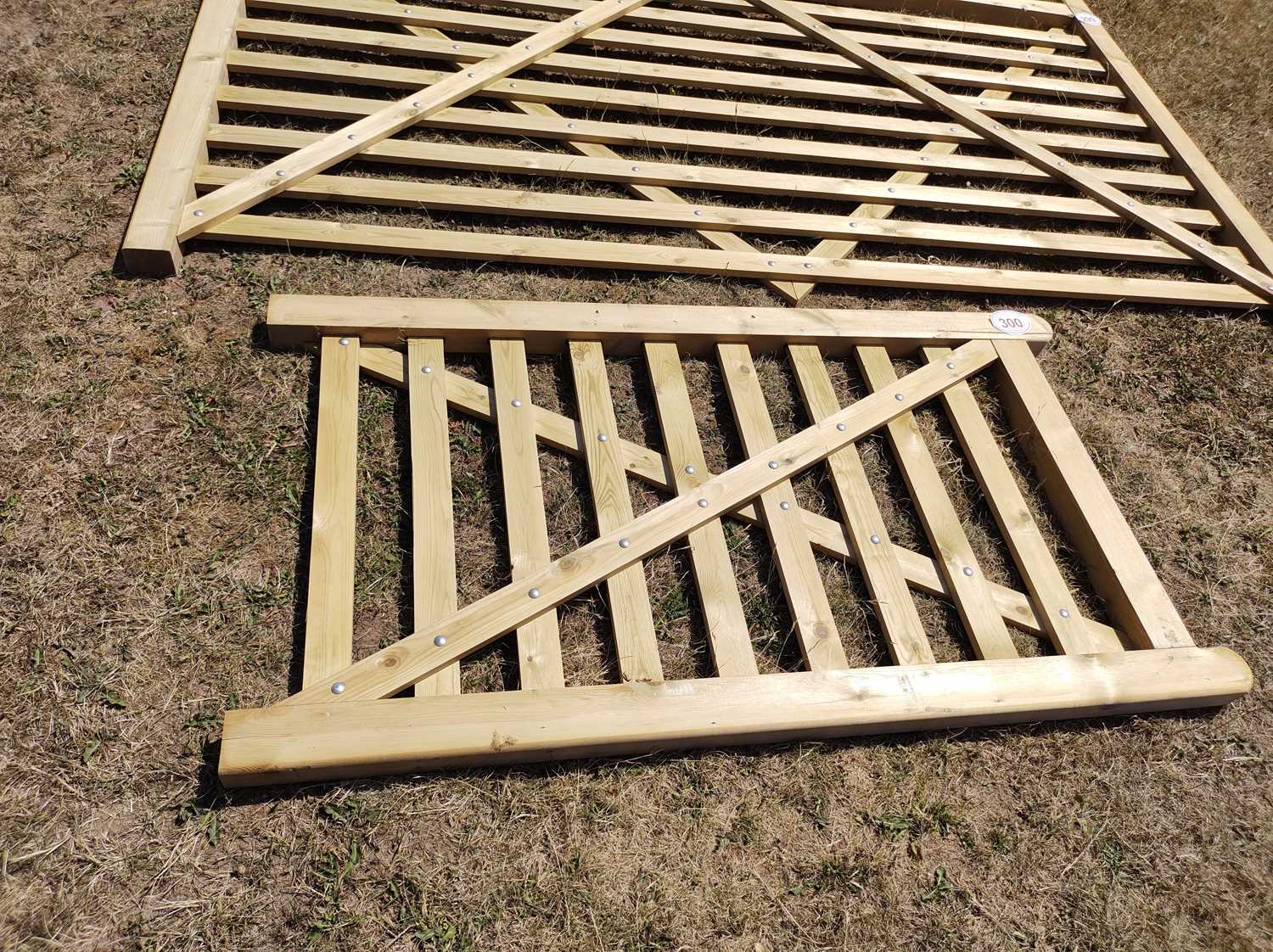 Lot 300 - Wooden gate new & unused 1m x 2m
