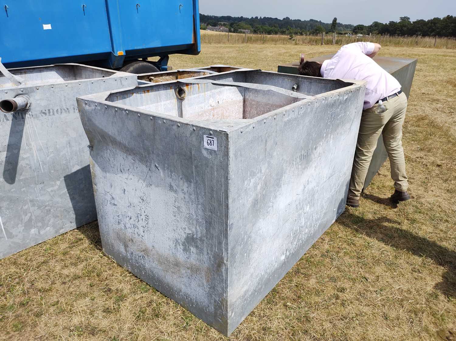 Lot 687 - Water tank 6ft x 4ft x 4ft galvanised