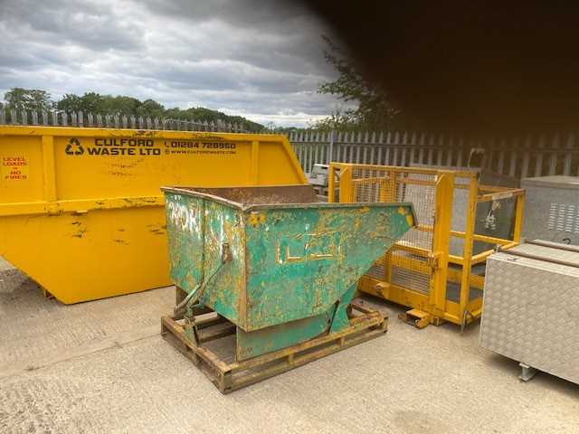 Lot 724 - Tipping skip