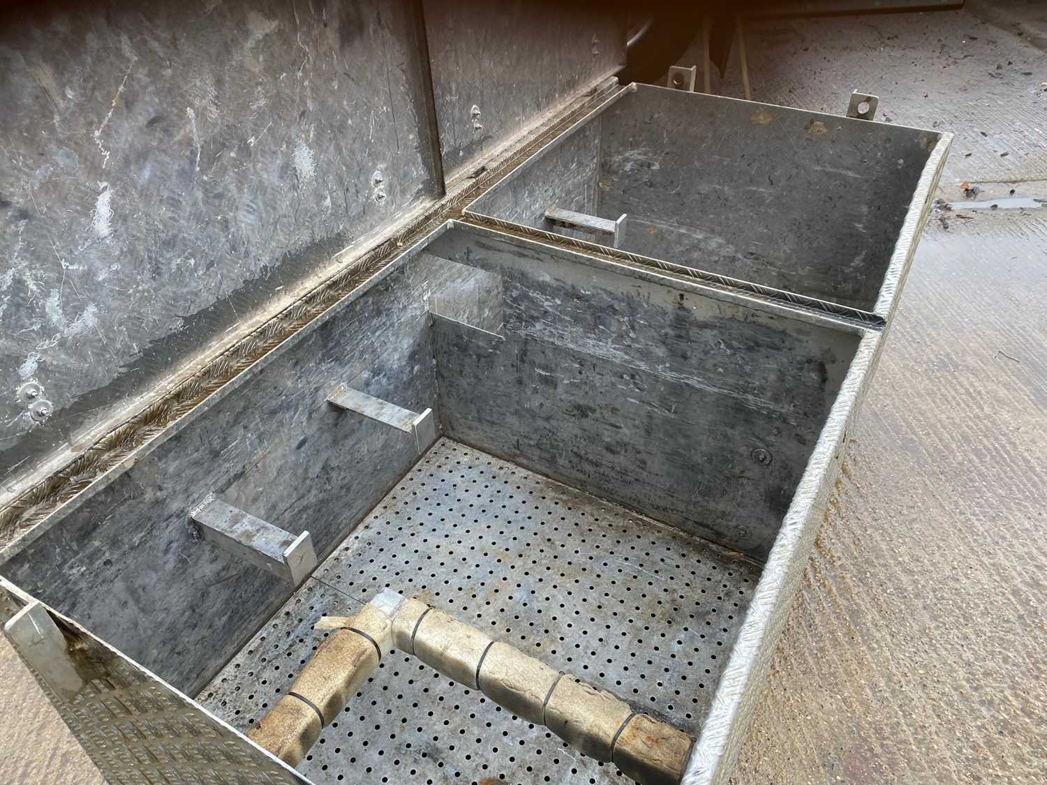 Lot 726 - Lockable strong box for pick up