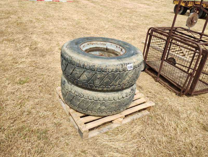 Lot 106 - Pair of Super Single Wheels