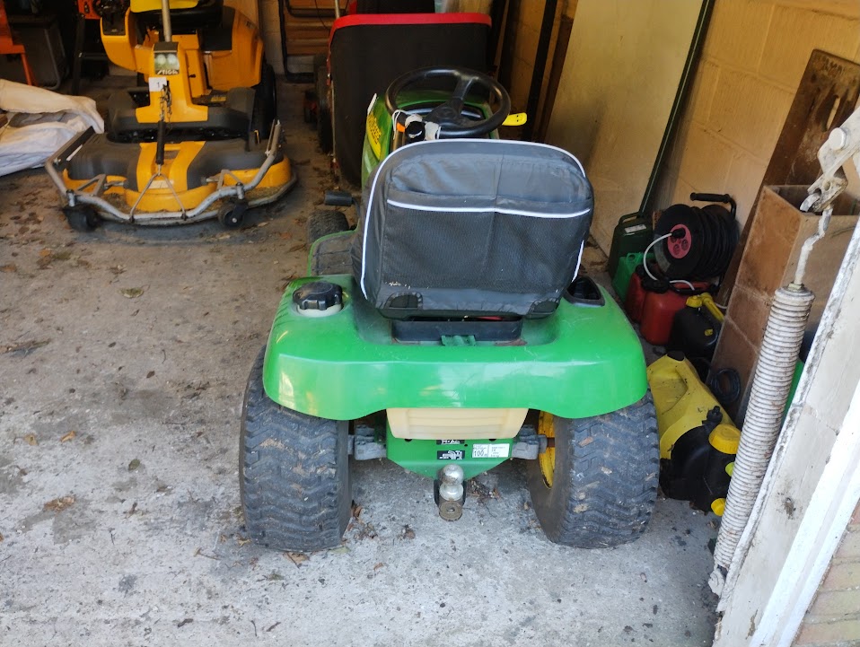 Lot 2 - John Deere LT170 - no deck (Located in Nacton).