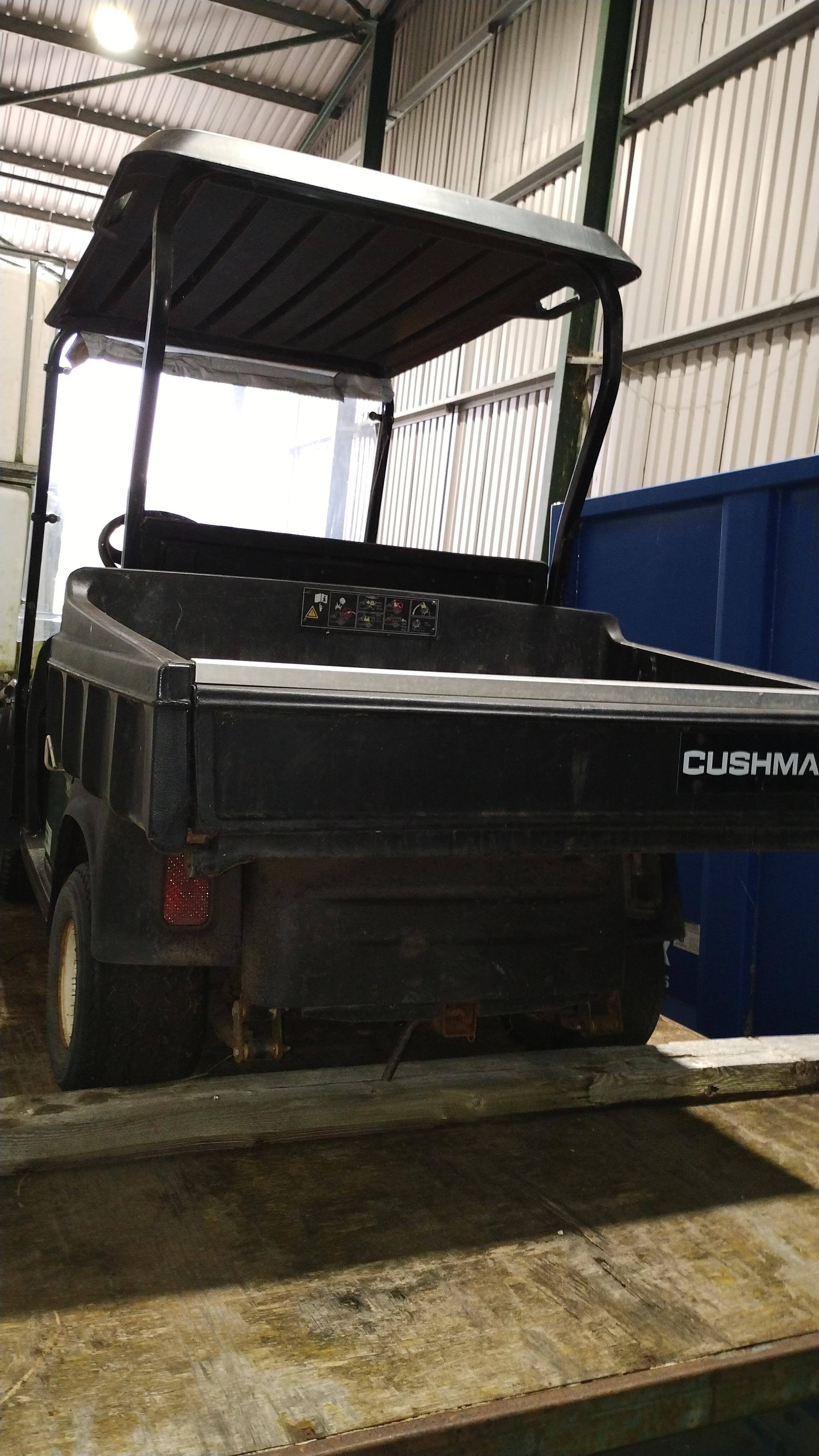 Lot 5 - Cushman Hauler 800E Golf Buggy. (Year 2017).