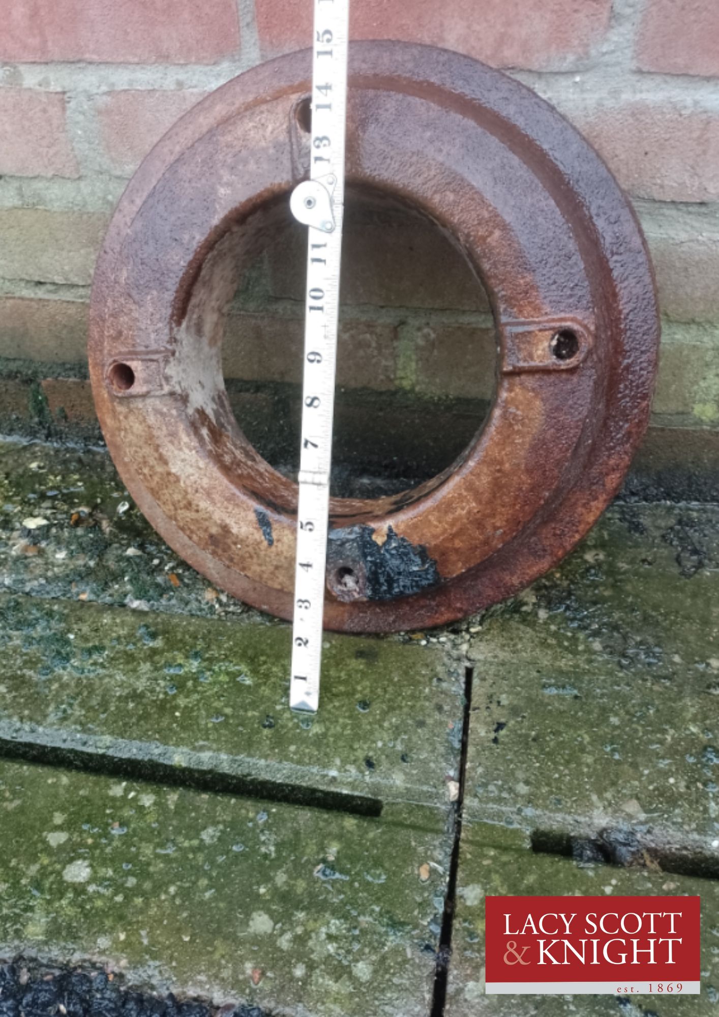 Lot 172 - Single Front Wheel weight (From Ford Dexta)