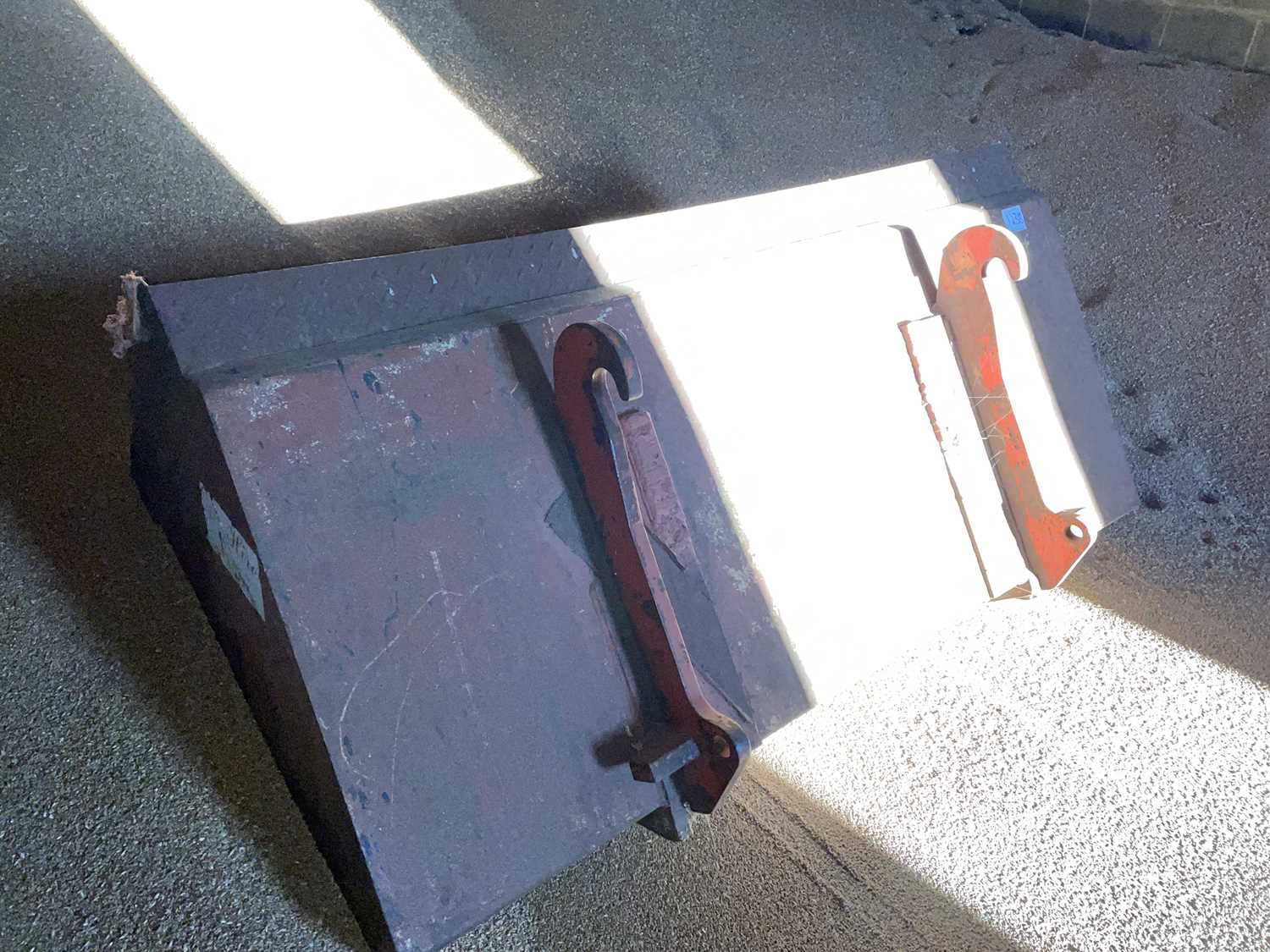 Lot 123 - Grain Bucket with JCB Brackets