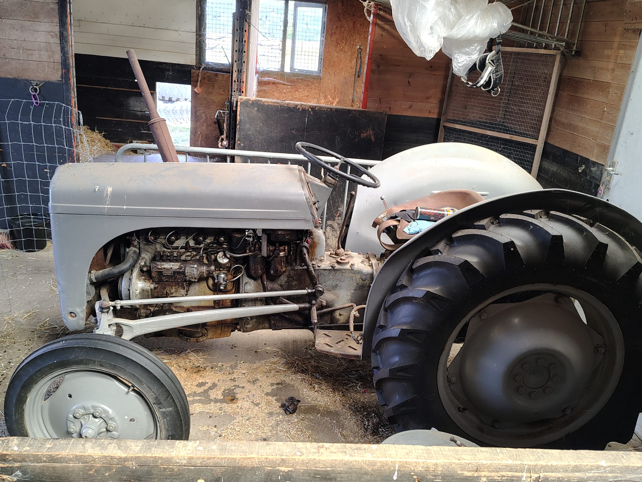 Lot 3 - Grey Ferguson TE20 (Located in Brettenham, no