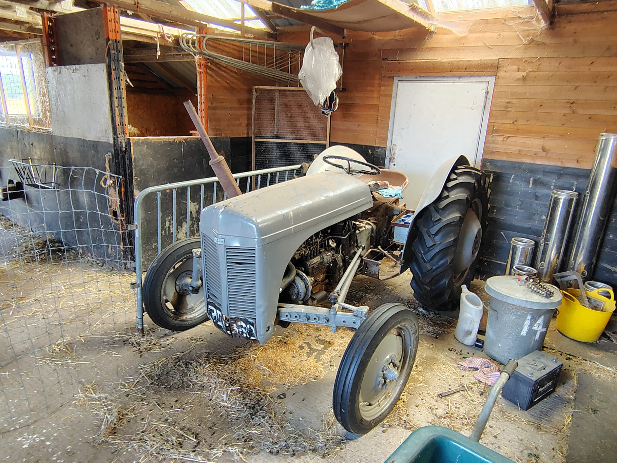Lot 3 - Grey Ferguson TE20 (Located in Brettenham, no