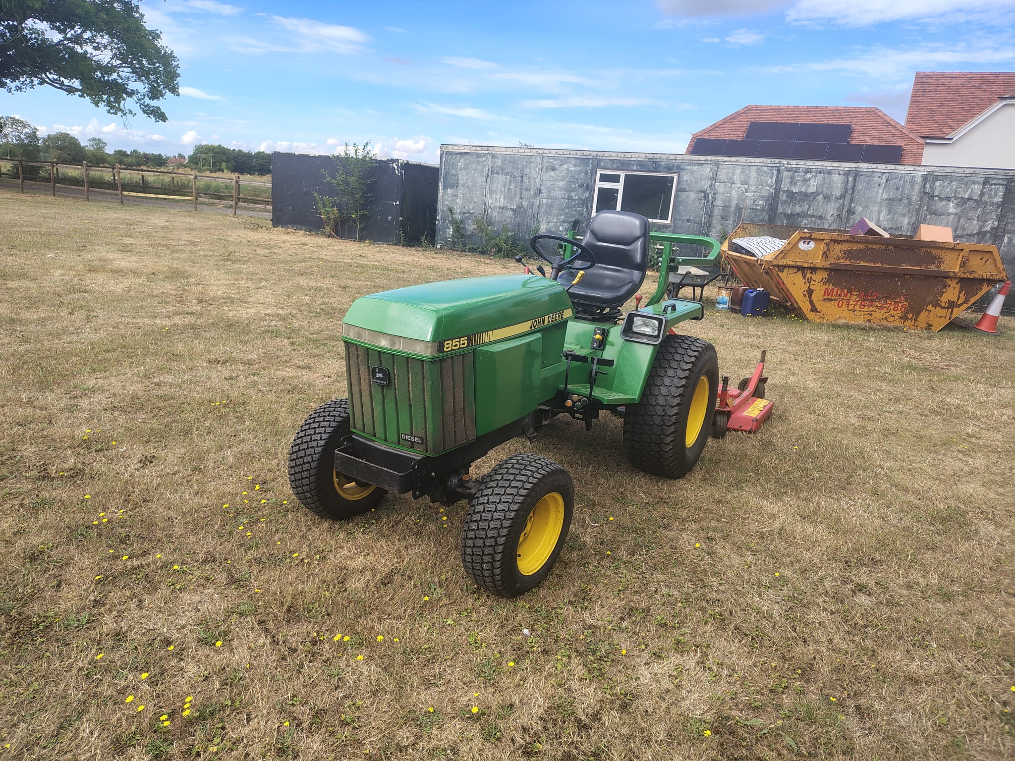 Lot 4 - John Deere 855 Compact Tractor (1865 hours)
