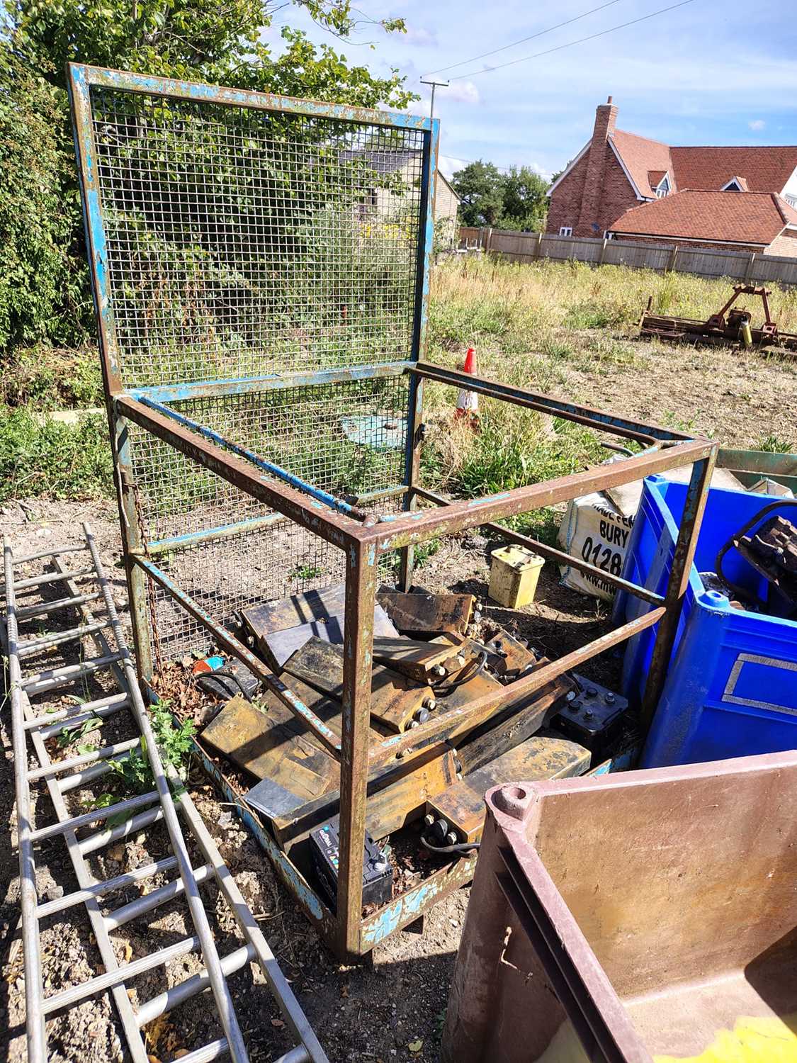 Lot 25 - Galvanised Cage (Located in Brettenham, no
