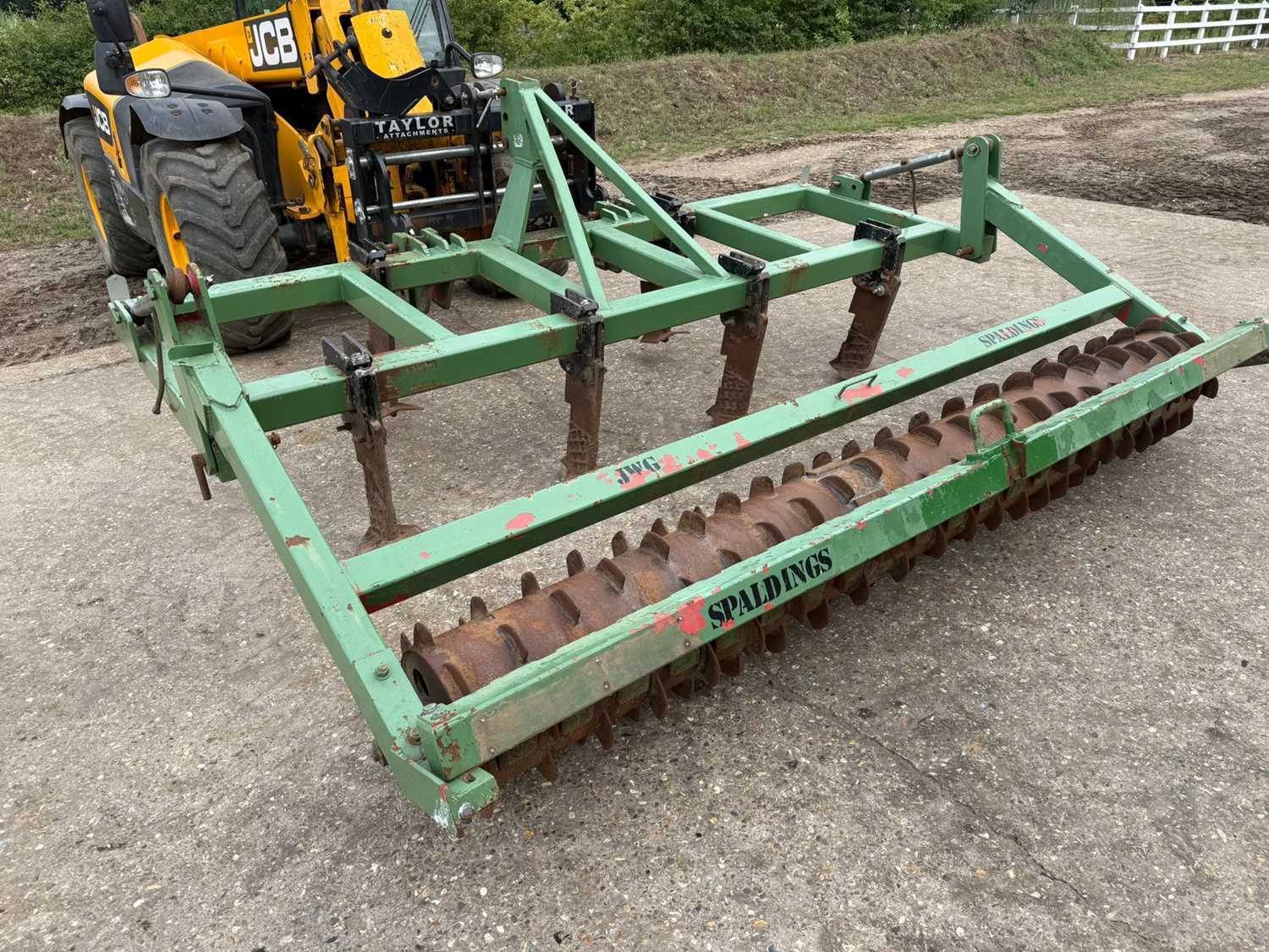 Lot 61 - 7 legs 4m subsoiler - Adjustable rear packer