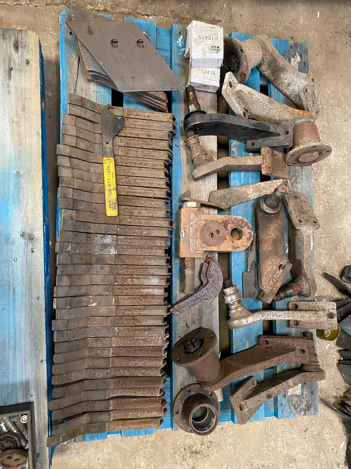 Lot 81 - Various Simba SL/Solo Spares and metal work