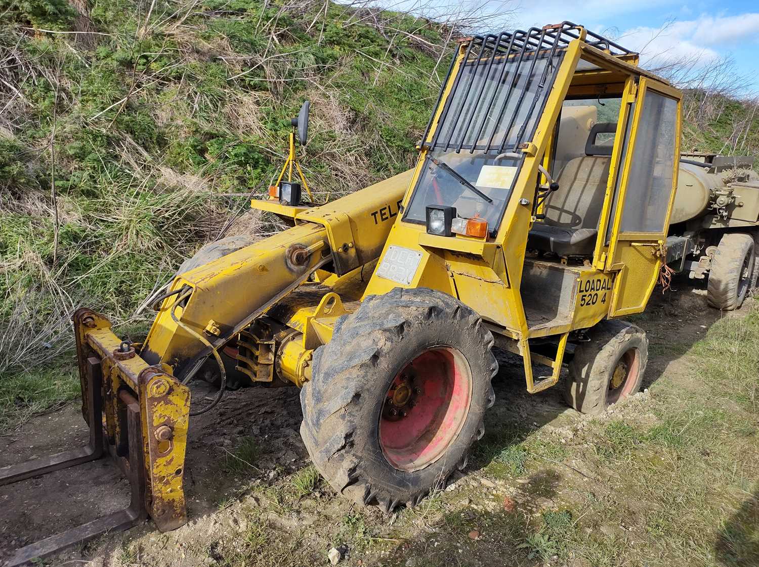 Lot 205 - JCB Loadall Telescopic 520 4 (1981). Reg: