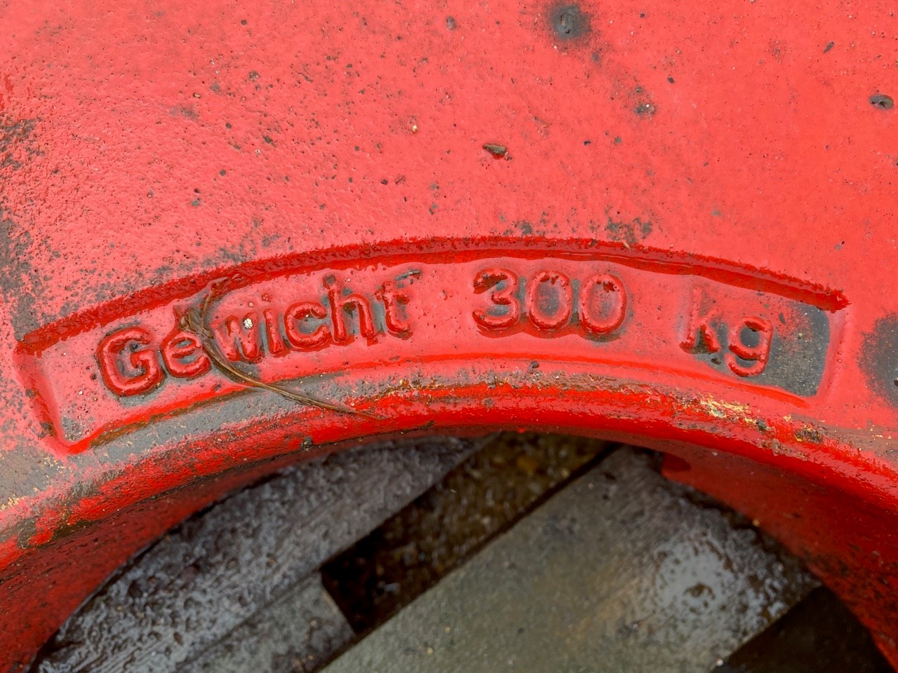 Lot 251 - 2x Fendt 300kg Rear Wheel Weights to Suit 10