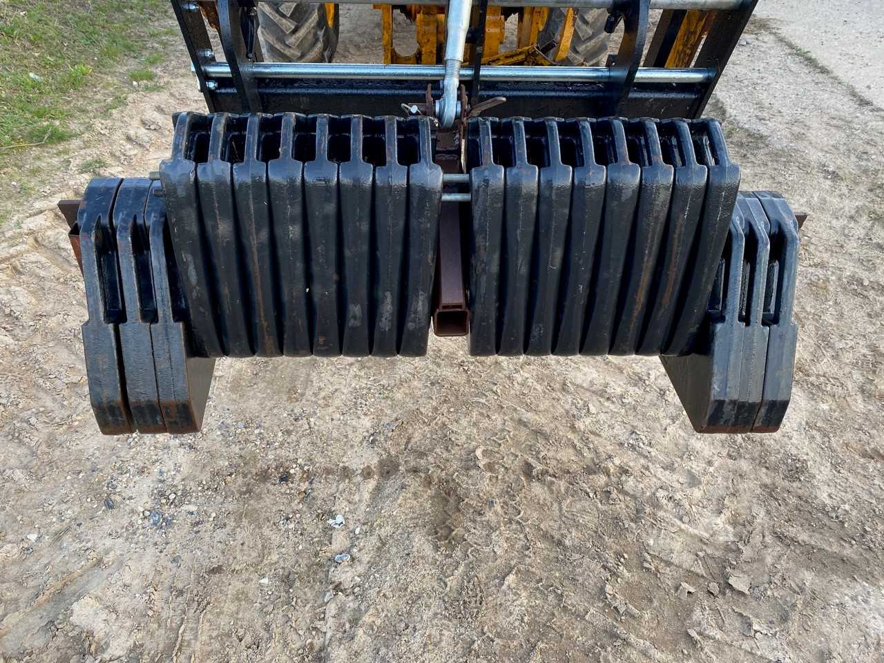Lot 252 - 1000kg Front Weight Block on 3pt Linkage