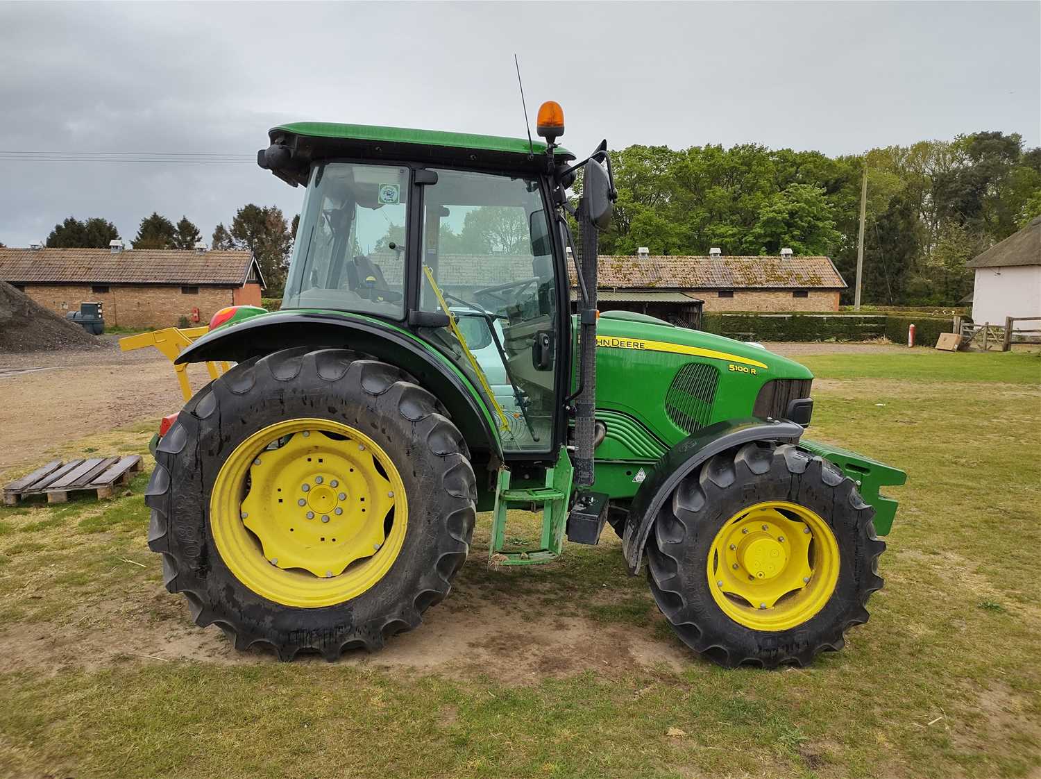 Lot 170 - John Deere 5100R Tractor (2014) 4,432.10 Hrs